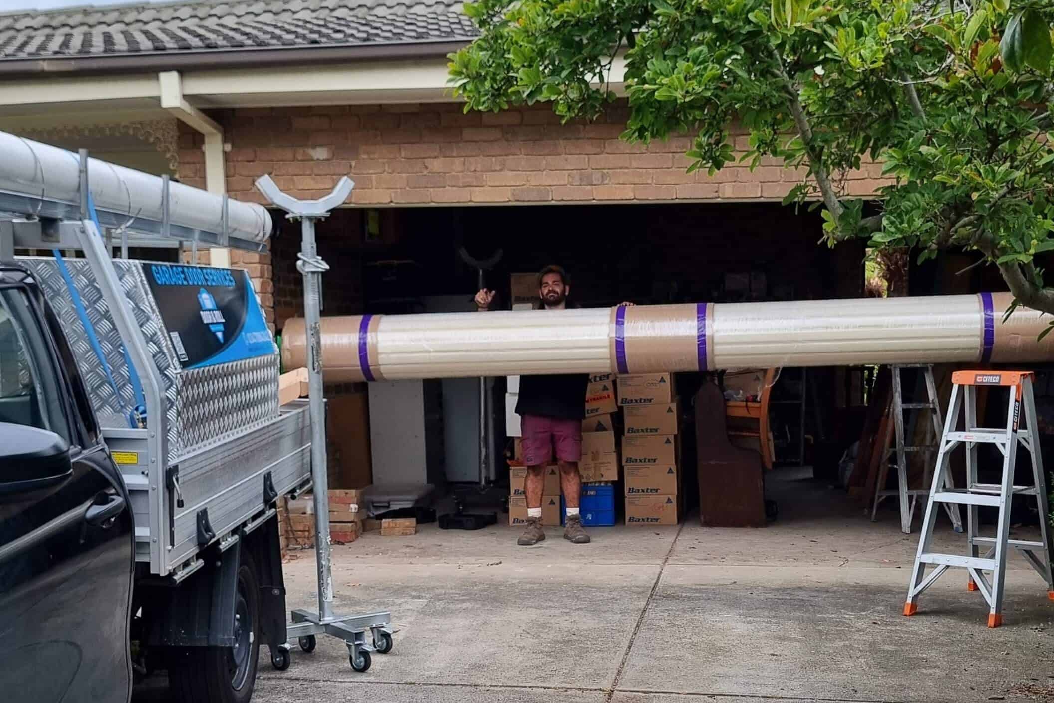 Garage Door Guide - Door & Roll